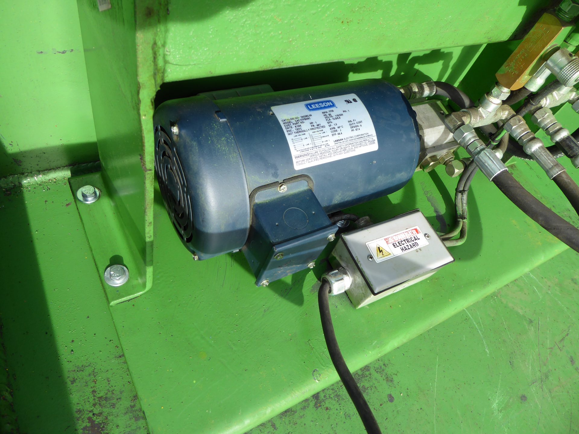 Air Technical Industries 2000 lb Capacity Automatic Hopper AH2457 | Ronatec